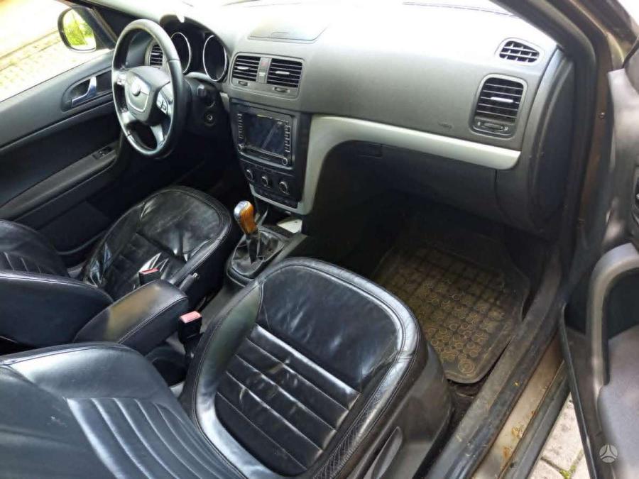 Brūns Skoda Yeti 2010 Valga, ar dzinēja tilpumu 1.97 L un nobraukumu 442 tūkst. km par 3700 €, foto 11 vietnē AUTOMOTO.COM.LV