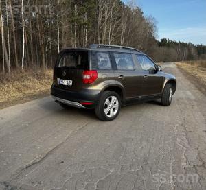 Brown Skoda Yeti 2011 in Riga, with an engine capacity of 2.00 L and mileage of 358 thousand km for 3000 €, photo 3 on AUTOMOTO.COM.LV