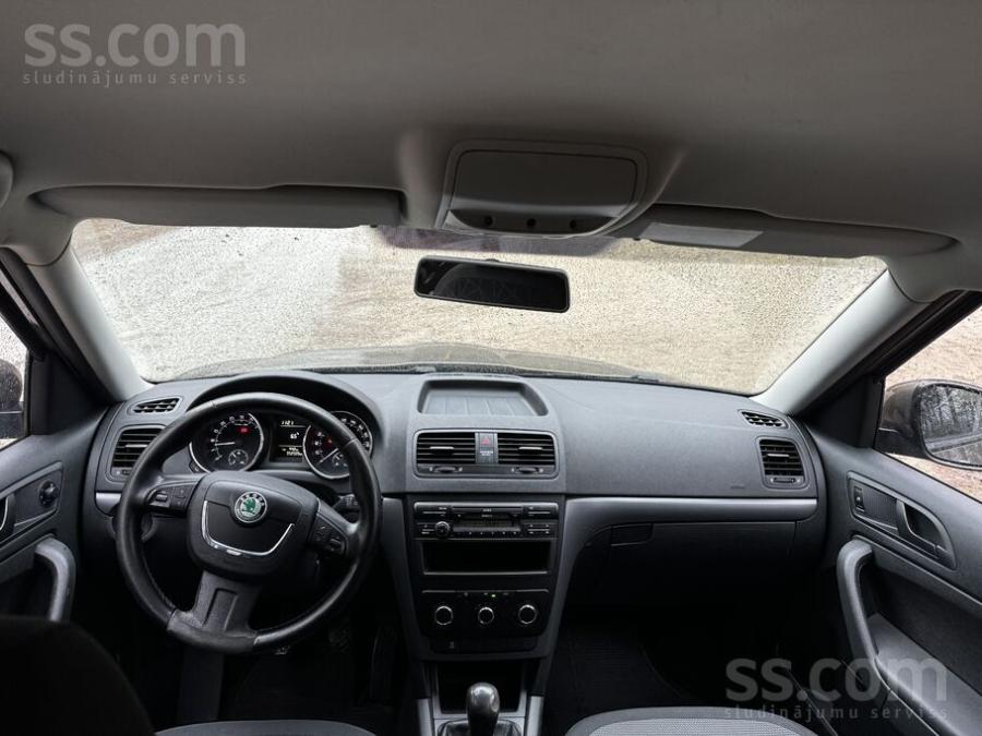 Brown Skoda Yeti 2011 in Riga, with an engine capacity of 2.00 L and mileage of 358 thousand km for 3000 €, photo 6 on AUTOMOTO.COM.LV
