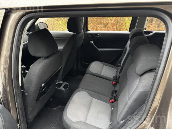 Brown Skoda Yeti 2011 in Riga, with an engine capacity of 2.00 L and mileage of 358 thousand km for 3000 €, photo 6 on AUTOMOTO.COM.LV