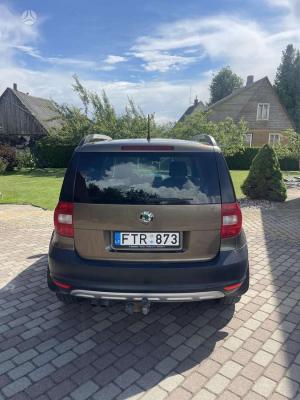 Brown Skoda Yeti 2012 in Rokiskis, with an engine capacity of 1.97 L and mileage of 230 thousand km for 4900 €, photo 6 on AUTOMOTO.COM.LV