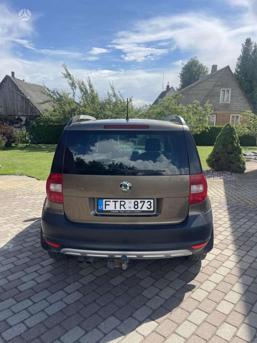 Brown Skoda Yeti 2012 in Rokiskis, with an engine capacity of 1.97 L and mileage of 230 thousand km for 4900 €, photo 6 on AUTOMOTO.COM.LV