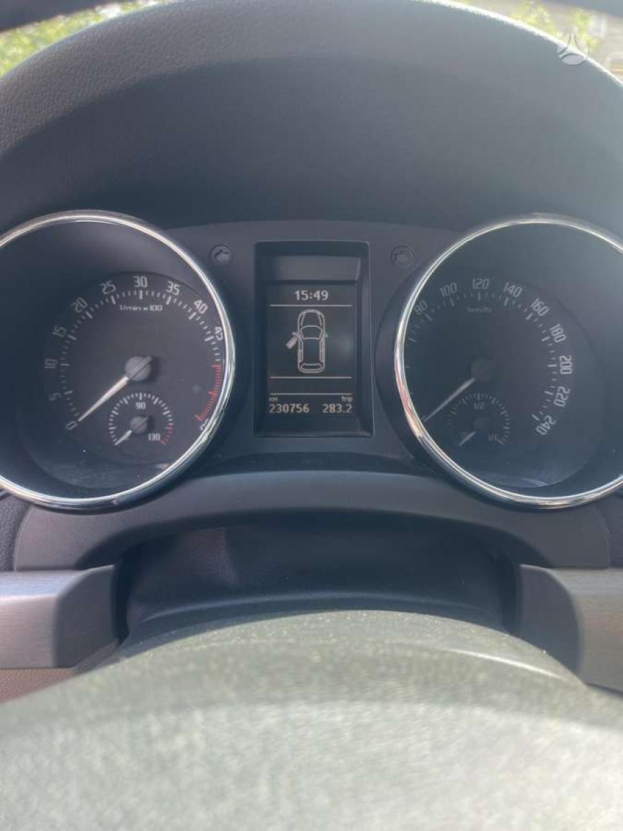 Brown Skoda Yeti 2012 in Rokiskis, with an engine capacity of 1.97 L and mileage of 230 thousand km for 4900 €, photo 8 on AUTOMOTO.COM.LV