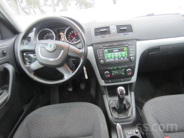 Skoda Yeti 2011 in Jelgava, with an engine capacity of 2.00 L and mileage of 274 thousand km for 5150 €, photo 8 on AUTOMOTO.COM.LV