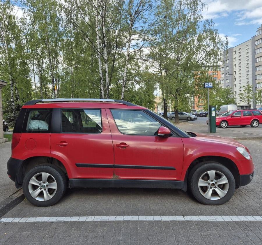 Skoda Yeti 2012 in Vilnius, with an engine capacity of 2.00 L and mileage of 346 thousand km for 4600 €, photo 7 on AUTOMOTO.COM.LV