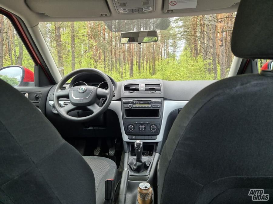 Skoda Yeti 2012 in Vilnius, with an engine capacity of 2.00 L and mileage of 346 thousand km for 4600 €, photo 8 on AUTOMOTO.COM.LV
