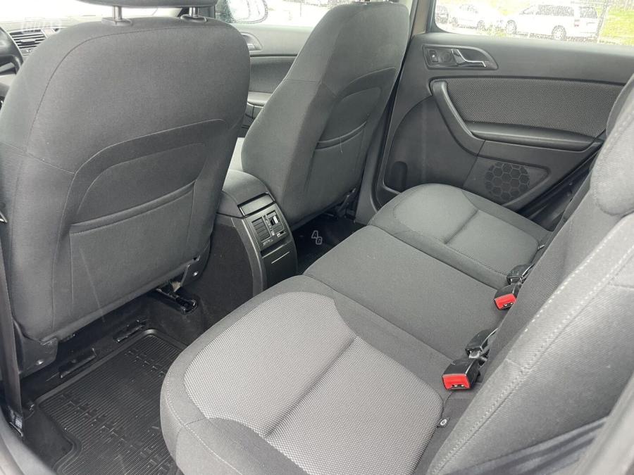 Skoda Yeti 2012 in Kaunas, with an engine capacity of 1.60 L and mileage of 320 thousand km for 4999 €, photo 24 on AUTOMOTO.COM.LV