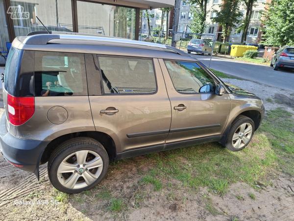 Skoda Yeti 2012 in Kaunas, with an engine capacity of 2.00 L and mileage of 374 thousand km for 3750 €, photo 3 on AUTOMOTO.COM.LV
