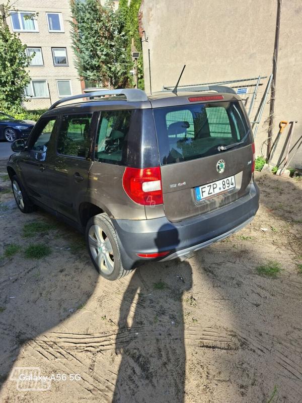 Skoda Yeti 2012 in Kaunas, with an engine capacity of 2.00 L and mileage of 374 thousand km for 3750 €, photo 4 on AUTOMOTO.COM.LV