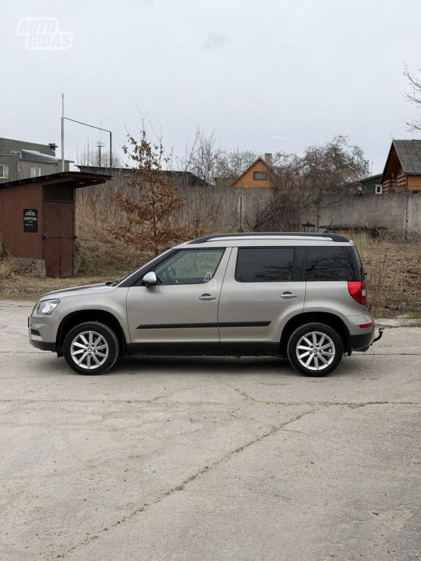 Skoda Yeti 2014 in Panevezys, with an engine capacity of 2.00 L and mileage of 283 thousand km for 7700 €, photo 4 on AUTOMOTO.COM.LV