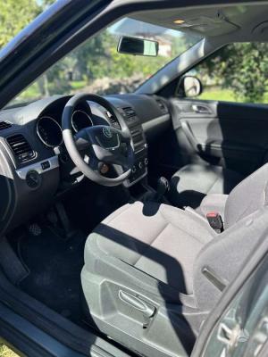 Zaļš Skoda Yeti 2012 Viļņa, ar dzinēja tilpumu 1.97 L un nobraukumu 146 tūkst. km par 6100 €, foto 11 vietnē AUTOMOTO.COM.LV