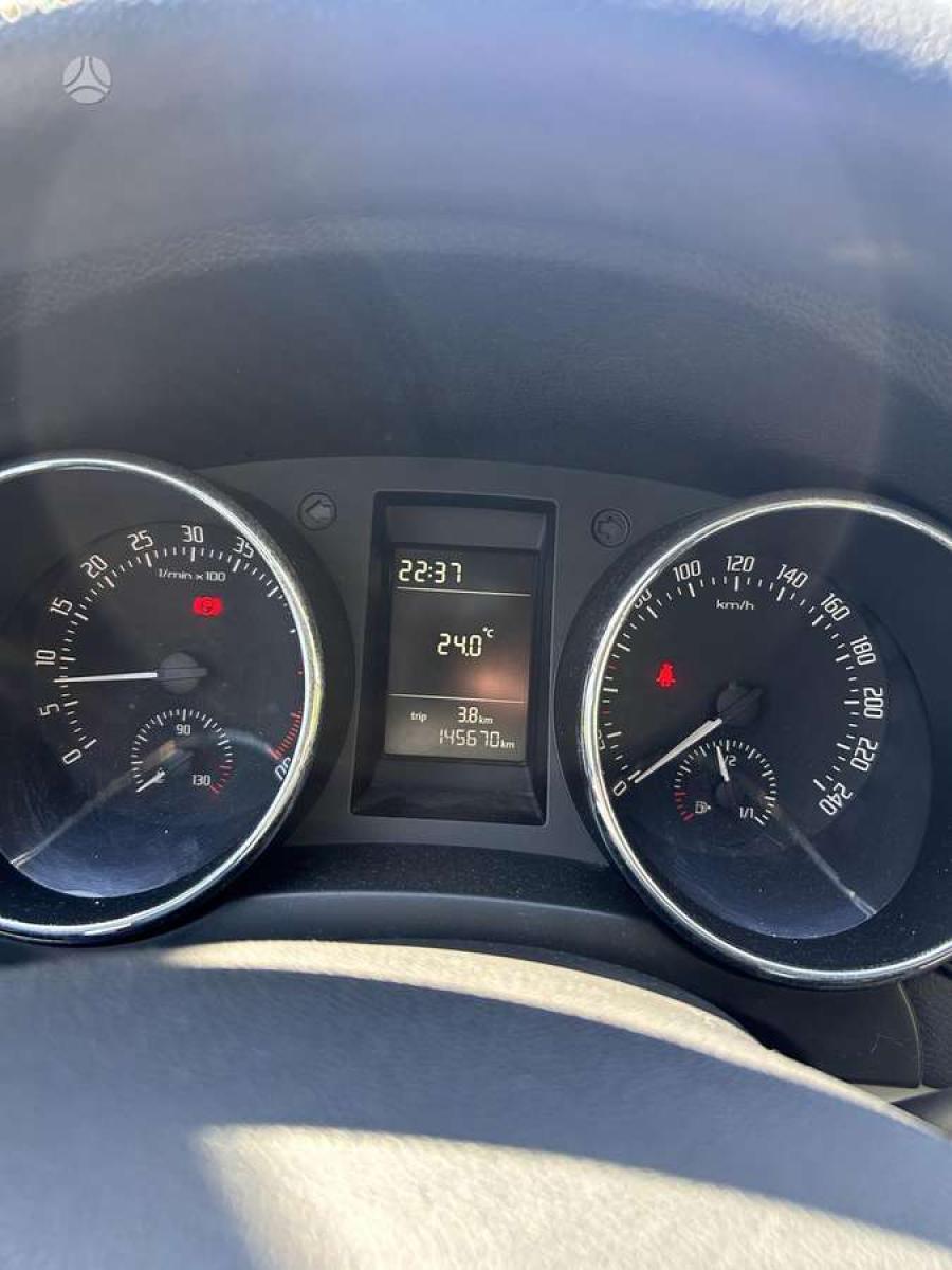 Zaļš Skoda Yeti 2012 Viļņa, ar dzinēja tilpumu 1.97 L un nobraukumu 146 tūkst. km par 6100 €, foto 12 vietnē AUTOMOTO.COM.LV