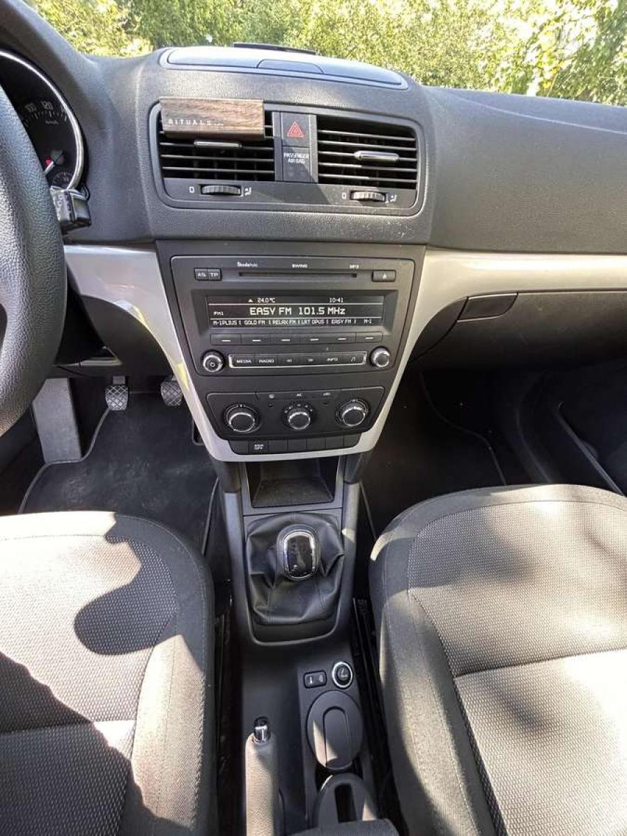 Zaļš Skoda Yeti 2012 Viļņa, ar dzinēja tilpumu 1.97 L un nobraukumu 146 tūkst. km par 6100 €, foto 13 vietnē AUTOMOTO.COM.LV