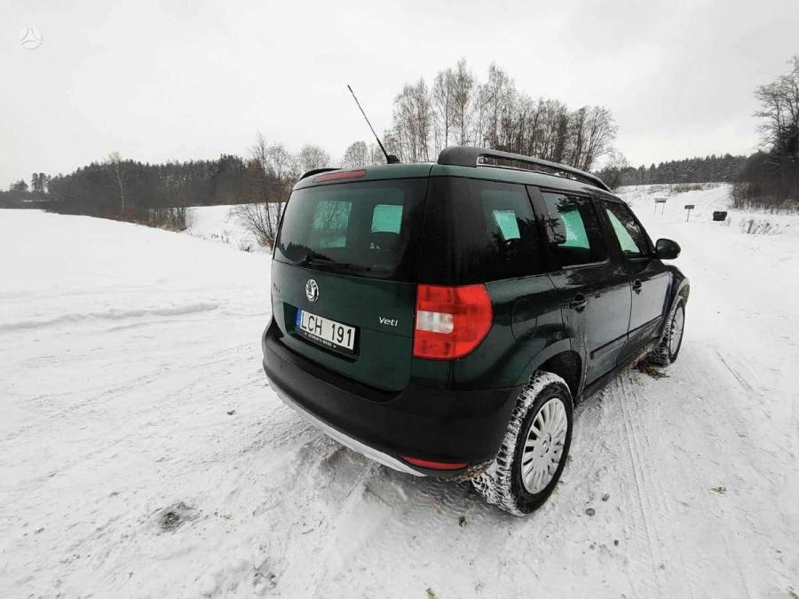 Green Skoda Yeti 2010 in Vilnius, with an engine capacity of 2.00 L and mileage of 477 thousand km for 3900 €, photo 9 on AUTOMOTO.COM.LV