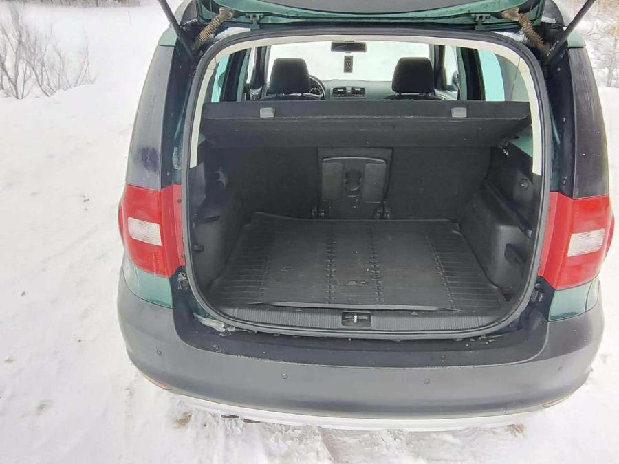 Green Skoda Yeti 2010 in Vilnius, with an engine capacity of 2.00 L and mileage of 477 thousand km for 3900 €, photo 11 on AUTOMOTO.COM.LV