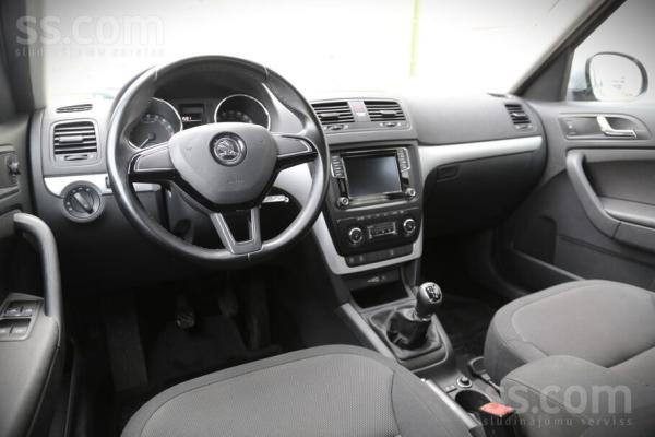 Green Skoda Yeti 2016 in Riga, with an engine capacity of 2.00 L and mileage of 294 thousand km for 5995 €, photo 8 on AUTOMOTO.COM.LV