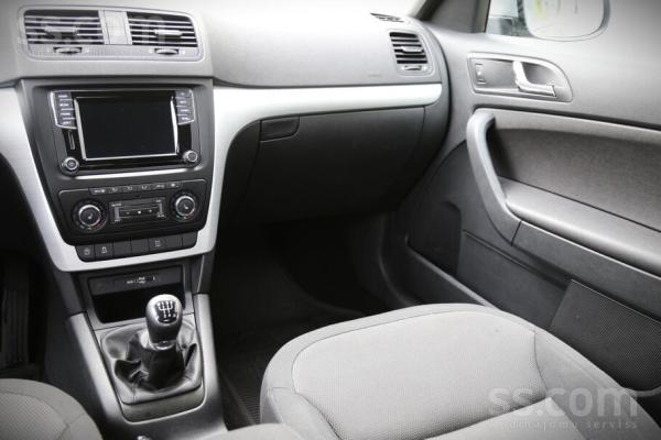 Green Skoda Yeti 2016 in Riga, with an engine capacity of 2.00 L and mileage of 294 thousand km for 5995 €, photo 9 on AUTOMOTO.COM.LV