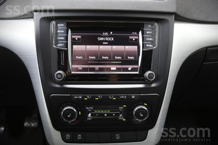 Green Skoda Yeti 2016 in Riga, with an engine capacity of 2.00 L and mileage of 294 thousand km for 5995 €, photo 10 on AUTOMOTO.COM.LV