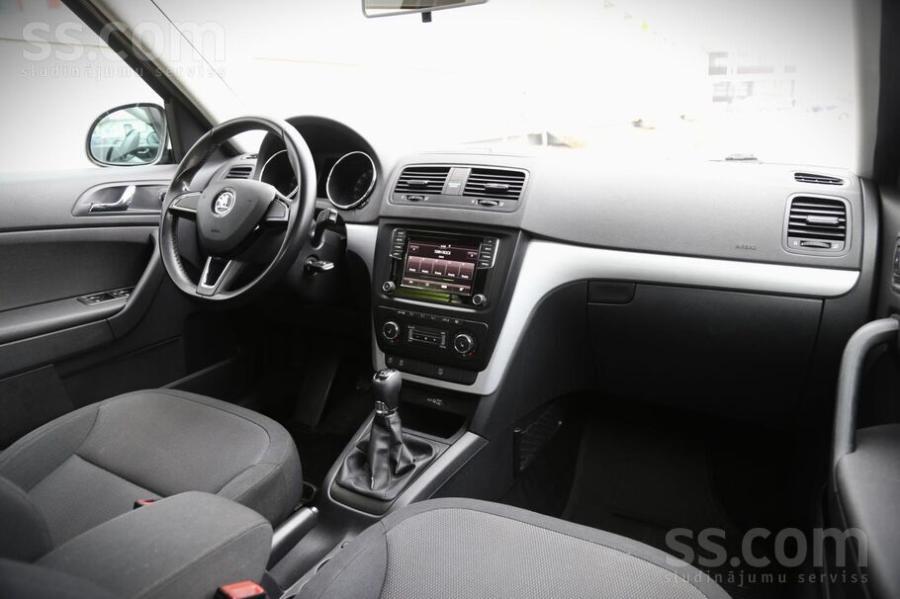 Green Skoda Yeti 2016 in Riga, with an engine capacity of 2.00 L and mileage of 294 thousand km for 5995 €, photo 11 on AUTOMOTO.COM.LV