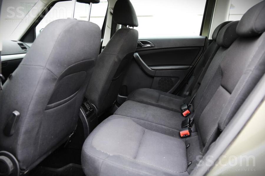 Green Skoda Yeti 2016 in Riga, with an engine capacity of 2.00 L and mileage of 294 thousand km for 5995 €, photo 14 on AUTOMOTO.COM.LV