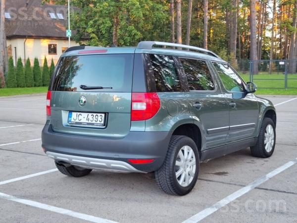 Skoda Yeti 2012 in Riga on AUTOMOTO.COM.LV Green Skoda Yeti 2012 in Riga, with an engine capacity of 2.00 L and mileage of 237 thousand km for 4440 €, photo 5 on AUTOMOTO.COM.LV
