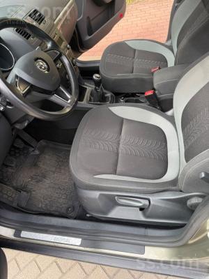 Zaļš Skoda Yeti 2014 Rīga, ar dzinēja tilpumu 2.00 L un nobraukumu 136 tūkst. km par 4700 €, foto 7 vietnē AUTOMOTO.COM.LV