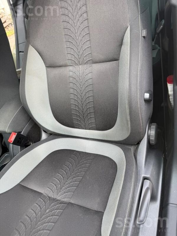 Green Skoda Yeti 2014 in Riga, with an engine capacity of 2.00 L and mileage of 136 thousand km for 4700 €, photo 9 on AUTOMOTO.COM.LV