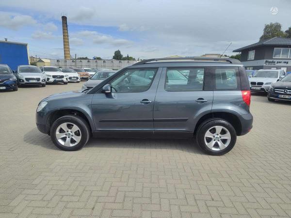 Grey Skoda Yeti 2009 in Taurage, with an engine capacity of 1.97 L and mileage of 282 thousand km for 4900 €, photo 8 on AUTOMOTO.COM.LV