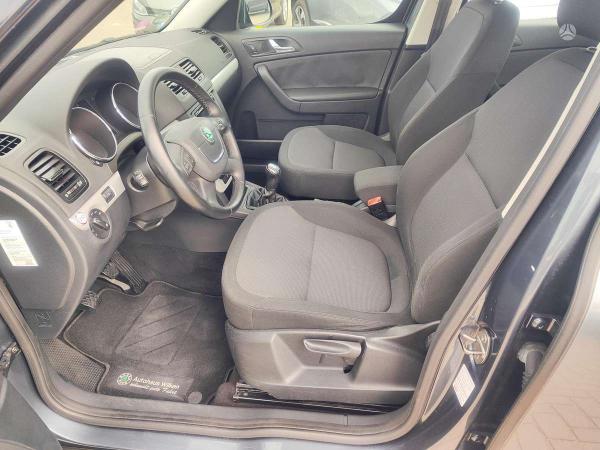 Grey Skoda Yeti 2009 in Taurage, with an engine capacity of 1.97 L and mileage of 282 thousand km for 4900 €, photo 11 on AUTOMOTO.COM.LV
