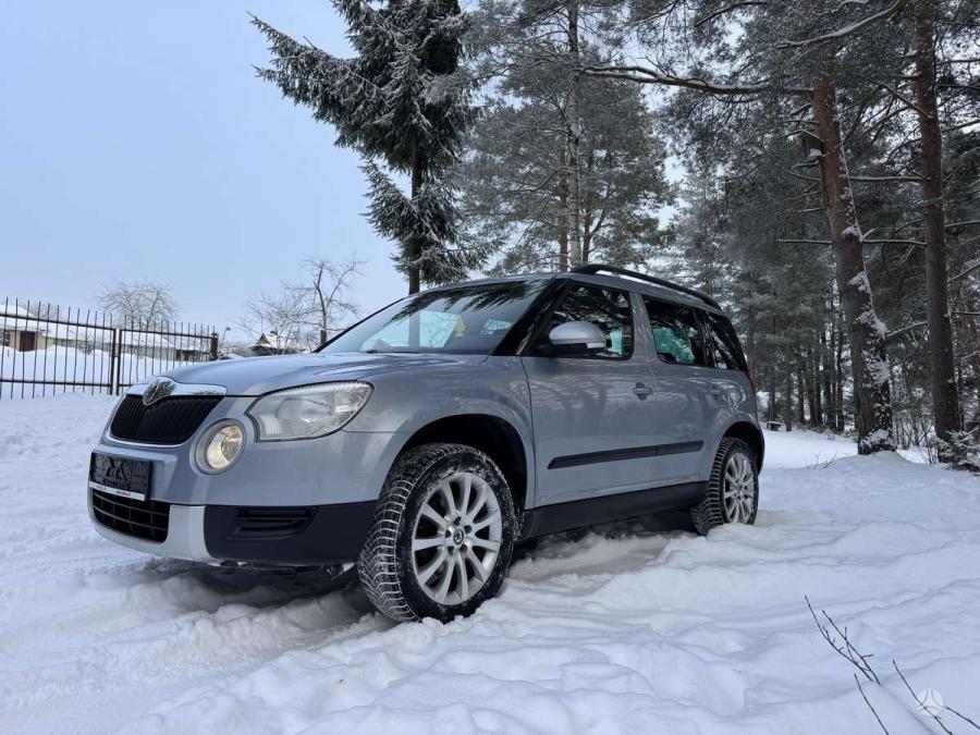 Grey Skoda Yeti 2010 in Utena, with an engine capacity of 1.80 L and mileage of 101 thousand km for 4599 €, photo 2 on AUTOMOTO.COM.LV