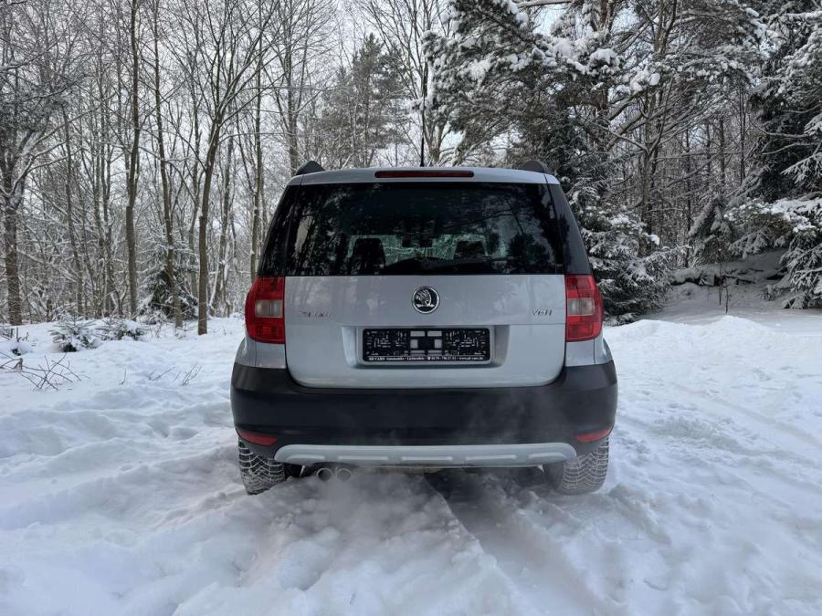 Grey Skoda Yeti 2010 in Utena, with an engine capacity of 1.80 L and mileage of 101 thousand km for 4599 €, photo 21 on AUTOMOTO.COM.LV