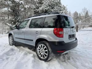 Grey Skoda Yeti 2010 in Utena, with an engine capacity of 1.80 L and mileage of 101 thousand km for 4599 €, photo 23 on AUTOMOTO.COM.LV