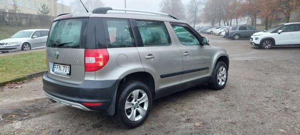 Pelēks Skoda Yeti 2011 Viļņa, ar dzinēja tilpumu 1.97 L un nobraukumu 258 tūkst. km par 3600 €, foto 3 vietnē AUTOMOTO.COM.LV