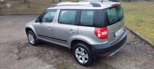 Pelēks Skoda Yeti 2011 Viļņa, ar dzinēja tilpumu 1.97 L un nobraukumu 258 tūkst. km par 3600 €, foto 5 vietnē AUTOMOTO.COM.LV