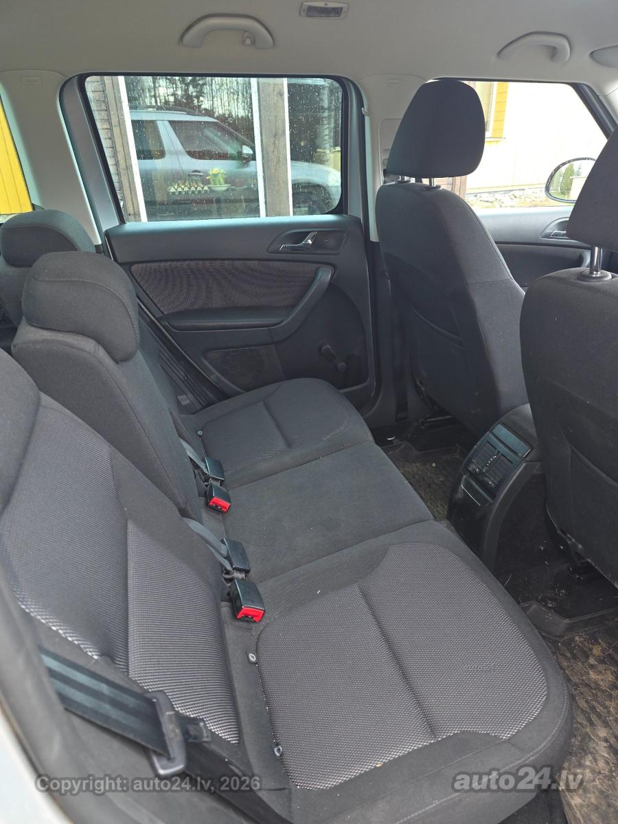 Pelēks Skoda Yeti 2011 Tallina, ar dzinēja tilpumu 1.40 L un nobraukumu 126 tūkst. km par 4900 €, foto 7 vietnē AUTOMOTO.COM.LV