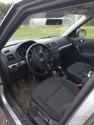 Pelēks Skoda Yeti 2011 Tallina, ar dzinēja tilpumu 1.40 L un nobraukumu 126 tūkst. km par 4900 €, foto 8 vietnē AUTOMOTO.COM.LV