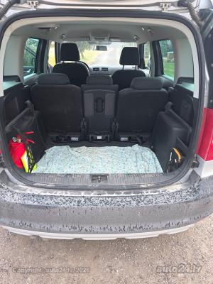 Pelēks Skoda Yeti 2011 Tallina, ar dzinēja tilpumu 1.40 L un nobraukumu 126 tūkst. km par 4900 €, foto 11 vietnē AUTOMOTO.COM.LV