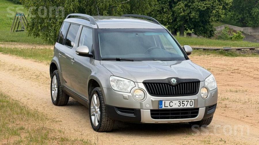 Grey Skoda Yeti 2011 in Aizkraukle, with an engine capacity of 2.00 L and mileage of 420 thousand km for 2970 €, photo 1 on AUTOMOTO.COM.LV