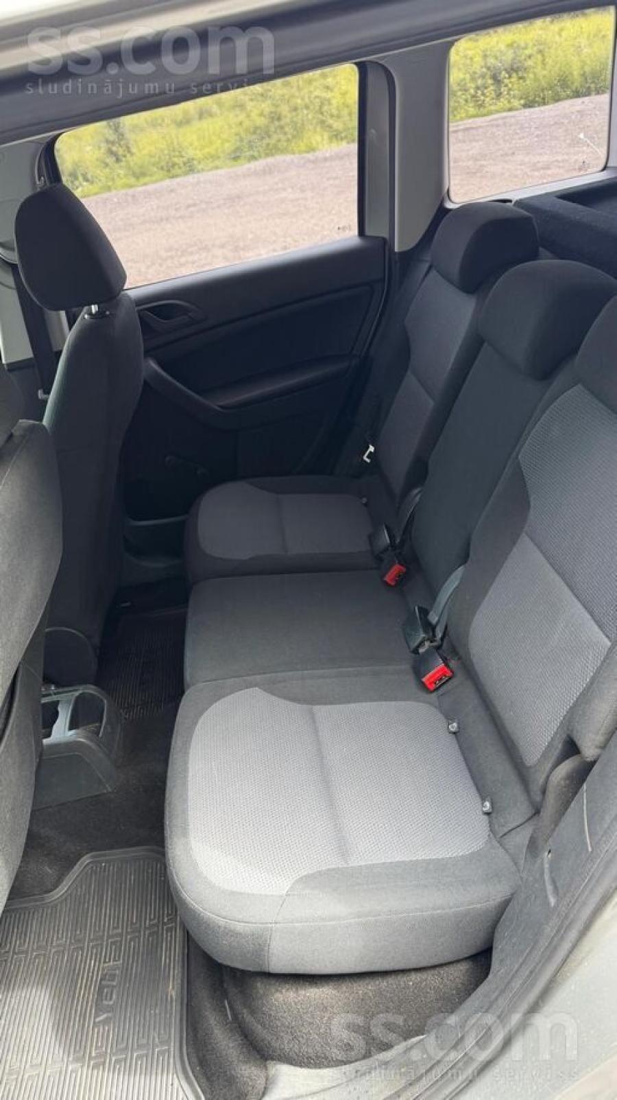 Grey Skoda Yeti 2011 in Aizkraukle, with an engine capacity of 2.00 L and mileage of 420 thousand km for 2970 €, photo 9 on AUTOMOTO.COM.LV