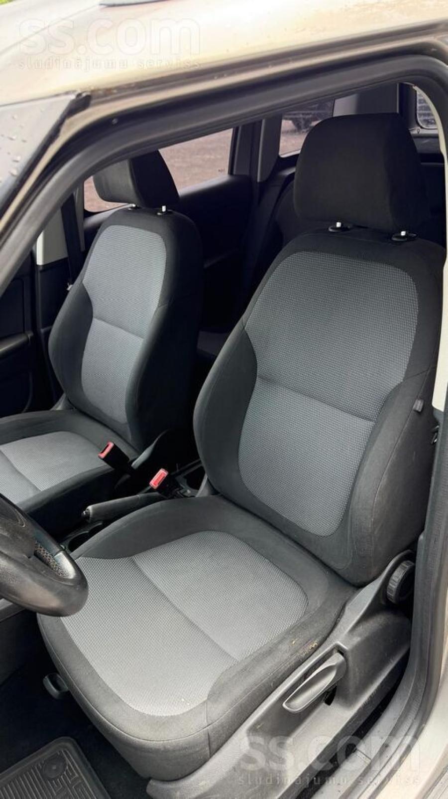 Grey Skoda Yeti 2011 in Aizkraukle, with an engine capacity of 2.00 L and mileage of 420 thousand km for 2970 €, photo 10 on AUTOMOTO.COM.LV