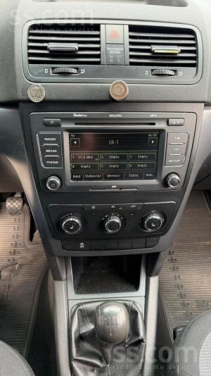 Grey Skoda Yeti 2011 in Aizkraukle, with an engine capacity of 2.00 L and mileage of 420 thousand km for 2970 €, photo 11 on AUTOMOTO.COM.LV
