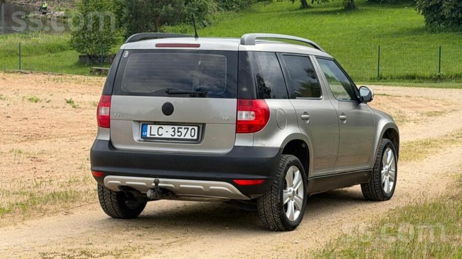 Grey Skoda Yeti 2011 in Aizkraukle, with an engine capacity of 2.00 L and mileage of 420 thousand km for 2970 €, photo 15 on AUTOMOTO.COM.LV