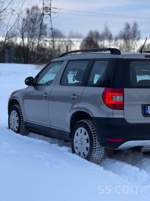 Pelēks Skoda Yeti 2011 Rīga, ar dzinēja tilpumu 1.80 L un nobraukumu 276 tūkst. km par 2650 €, foto 3 vietnē AUTOMOTO.COM.LV