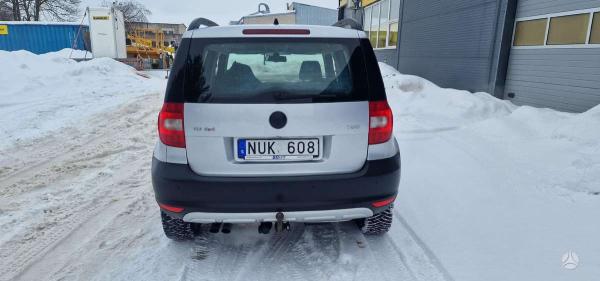 Pelēks Skoda Yeti 2012 Telšiai, ar dzinēja tilpumu 1.97 L un nobraukumu 250 tūkst. km par 3400 €, foto 5 vietnē AUTOMOTO.COM.LV