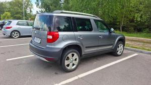 Pelēks Skoda Yeti 2012 Viļņa, ar dzinēja tilpumu 1.20 L un nobraukumu 184 tūkst. km par 4900 €, foto 4 vietnē AUTOMOTO.COM.LV