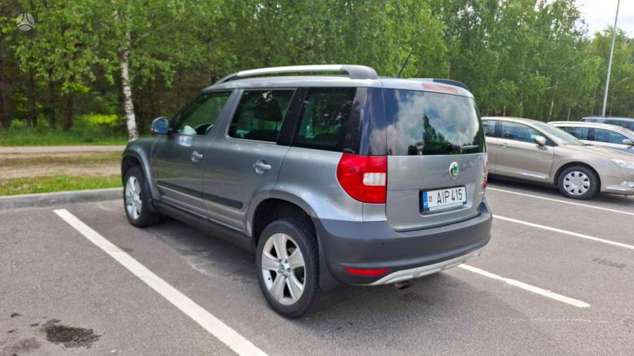 Pelēks Skoda Yeti 2012 Viļņa, ar dzinēja tilpumu 1.20 L un nobraukumu 184 tūkst. km par 4900 €, foto 5 vietnē AUTOMOTO.COM.LV