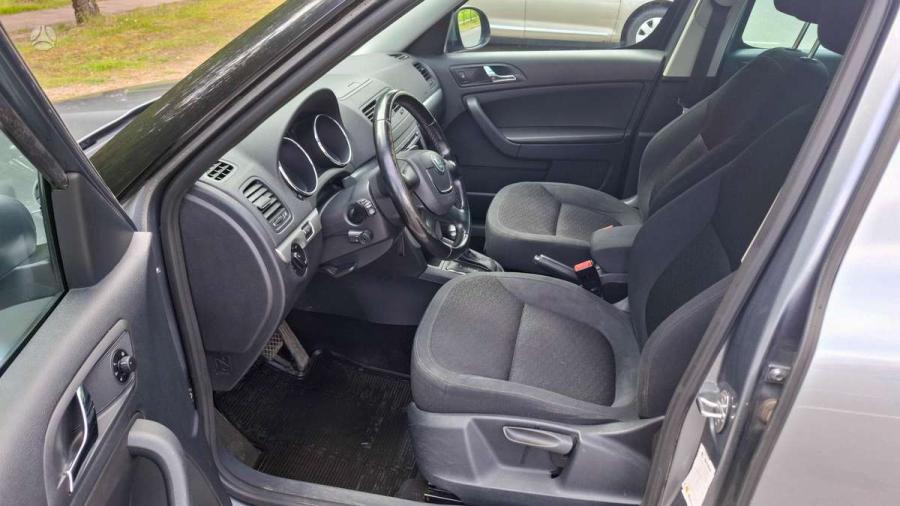 Pelēks Skoda Yeti 2012 Viļņa, ar dzinēja tilpumu 1.20 L un nobraukumu 184 tūkst. km par 4900 €, foto 10 vietnē AUTOMOTO.COM.LV