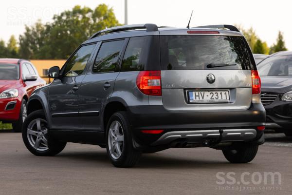 Grey Skoda Yeti 2012 in Jelgava, with an engine capacity of 2.00 L and mileage of 0 thousand km for 4700 €, photo 4 on AUTOMOTO.COM.LV