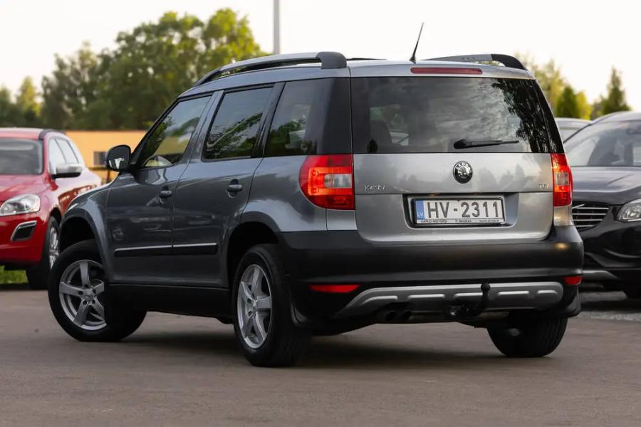 Pelēks Skoda Yeti 2012 Jelgava, ar dzinēja tilpumu 2.00 L un nobraukumu 123 tūkst. km par 4700 €, foto 5 vietnē AUTOMOTO.COM.LV