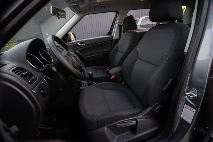 Pelēks Skoda Yeti 2012 Jelgava, ar dzinēja tilpumu 2.00 L un nobraukumu 123 tūkst. km par 4700 €, foto 8 vietnē AUTOMOTO.COM.LV